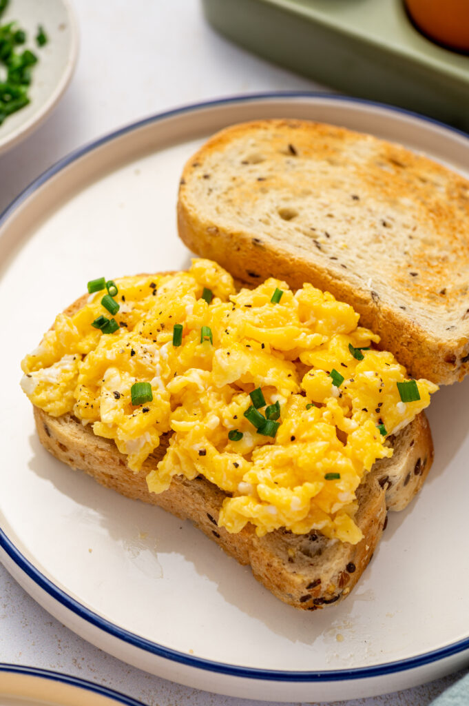 Restaurant Style Scrambled Eggs - RecipeTeacher