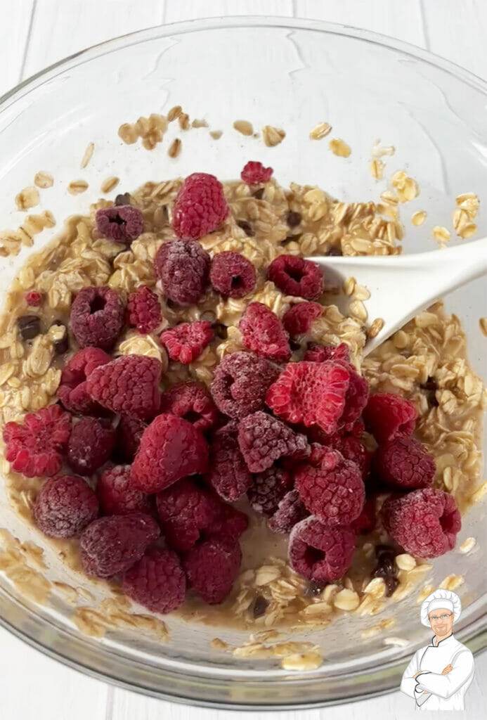 Baked Oatmeal Banana Raspberry Breakfast Cups - RecipeTeacher