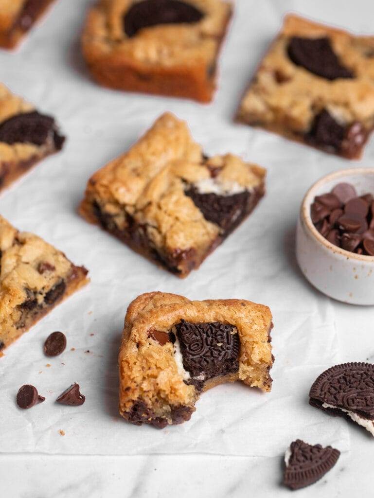 Easy Irresistible Oreo Blondies - RecipeTeacher